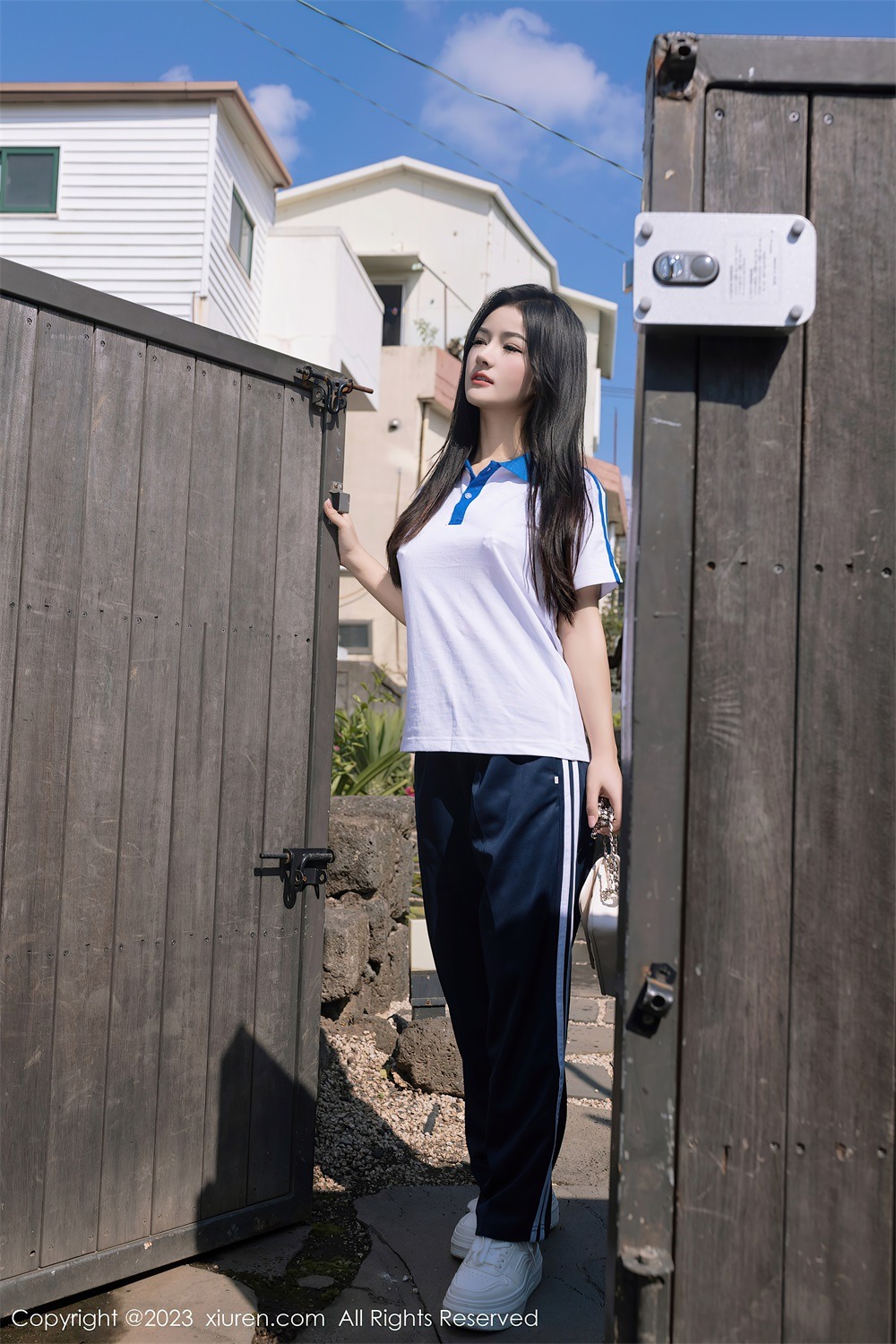 [秀人网] 2023.12.27 No.7876 谭小灵 简约深色长裤[86P/819MB]-九月乐园