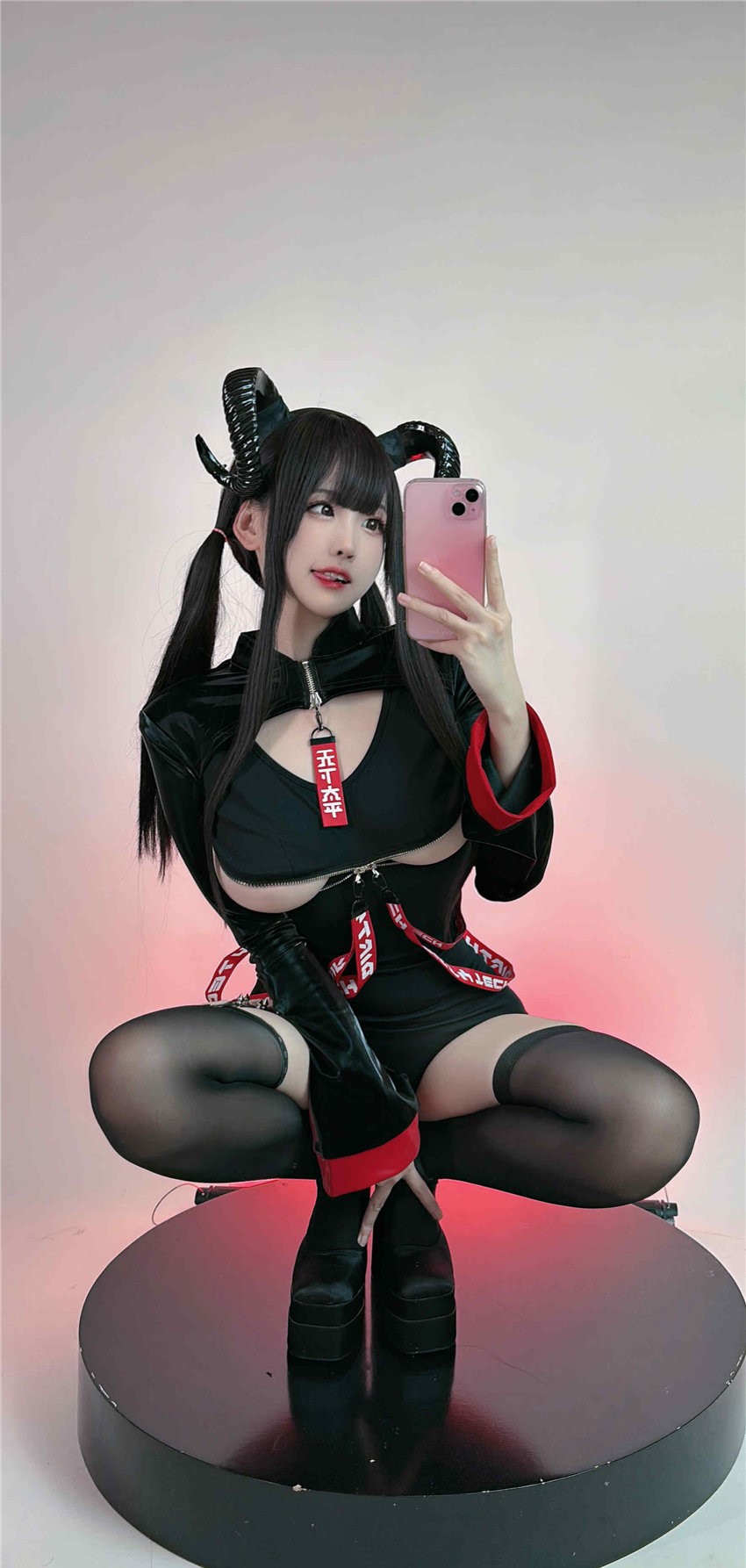 miko酱ww 天下太平[24P-480MB]-九月乐园